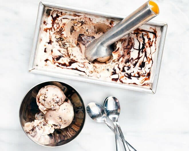 How To Prepare Tin Roof Ice Cream In Your House - feastfulcuisine.com