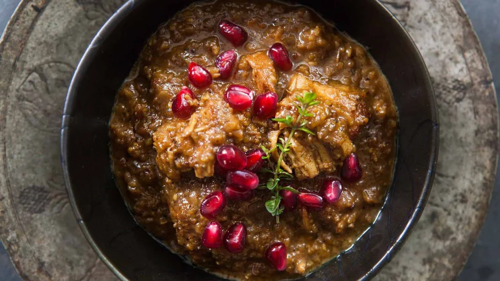 Guide To Prepare Iranian Chicken Curry At Your Place - feastfulcuisine.com