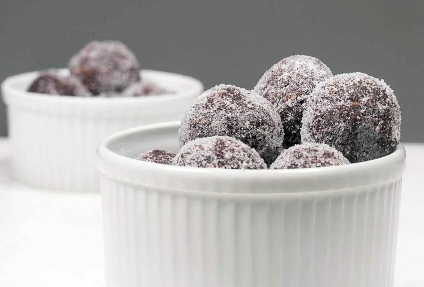 Tasty Alcoholic Spheres Recipe - feastfulcuisine.com