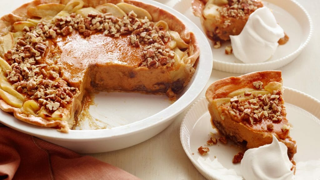 Pumpkin Apple Pie Recipe - feastfulcuisine.com