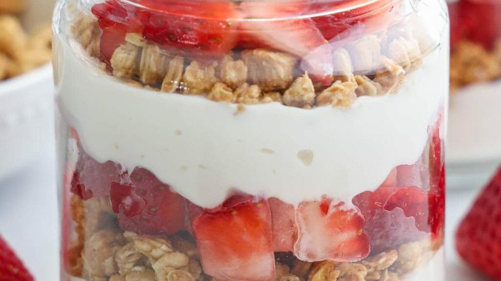 Delicious Strawberry Parfait - Cooking Enthusiast - feastfulcuisine.com