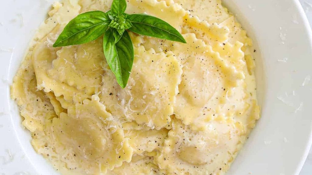 Simple Four Cheese Ravioli (15-Minute Dish) - feastfulcuisine.com