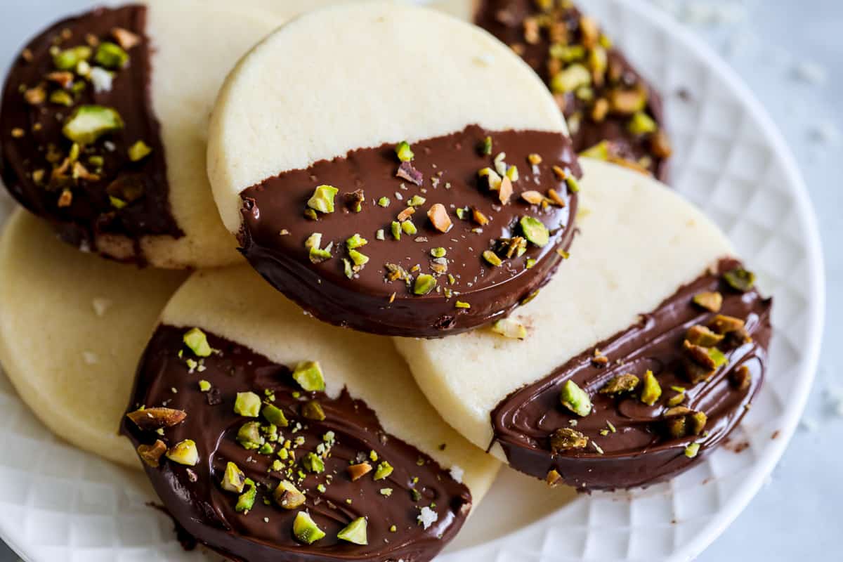 Traditional Shortbread Biscuits - feastfulcuisine.com